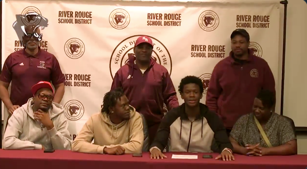 Legend Geeter Officially Signs his NLI with the Friars – The Morning ...